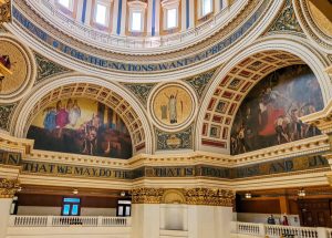 Touring the Beautiful Pennsylvania State Capitol Building - Becky Exploring